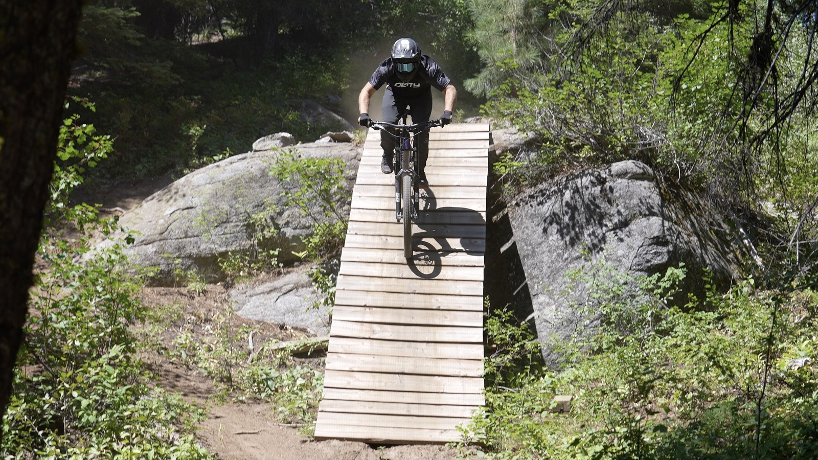 $3,399 Canyon Sender 6 Review - Vital's Summer of Downhill - Mountain ...