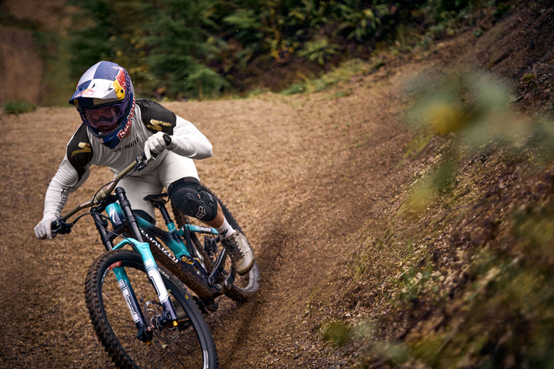 Specialized Releases New Gravity In Line Collection - Mountain Bikes ...