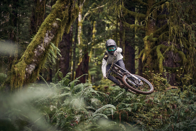 Specialized Releases New Gravity In Line Collection - Mountain Bikes ...