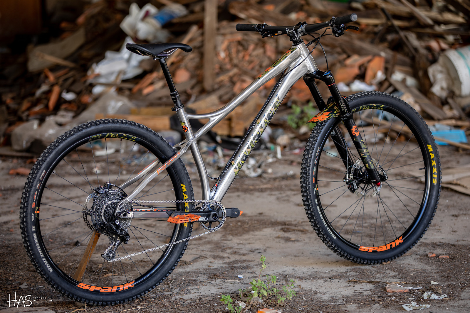 Banshee Paradox "Rubber duck hunter" - hugobball's Bike Check - Vital MTB