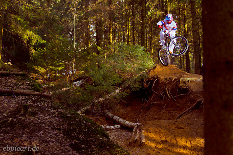 Tabletop Drop - Hannes Klausner - Mountain Biking Pictures - Vital MTB