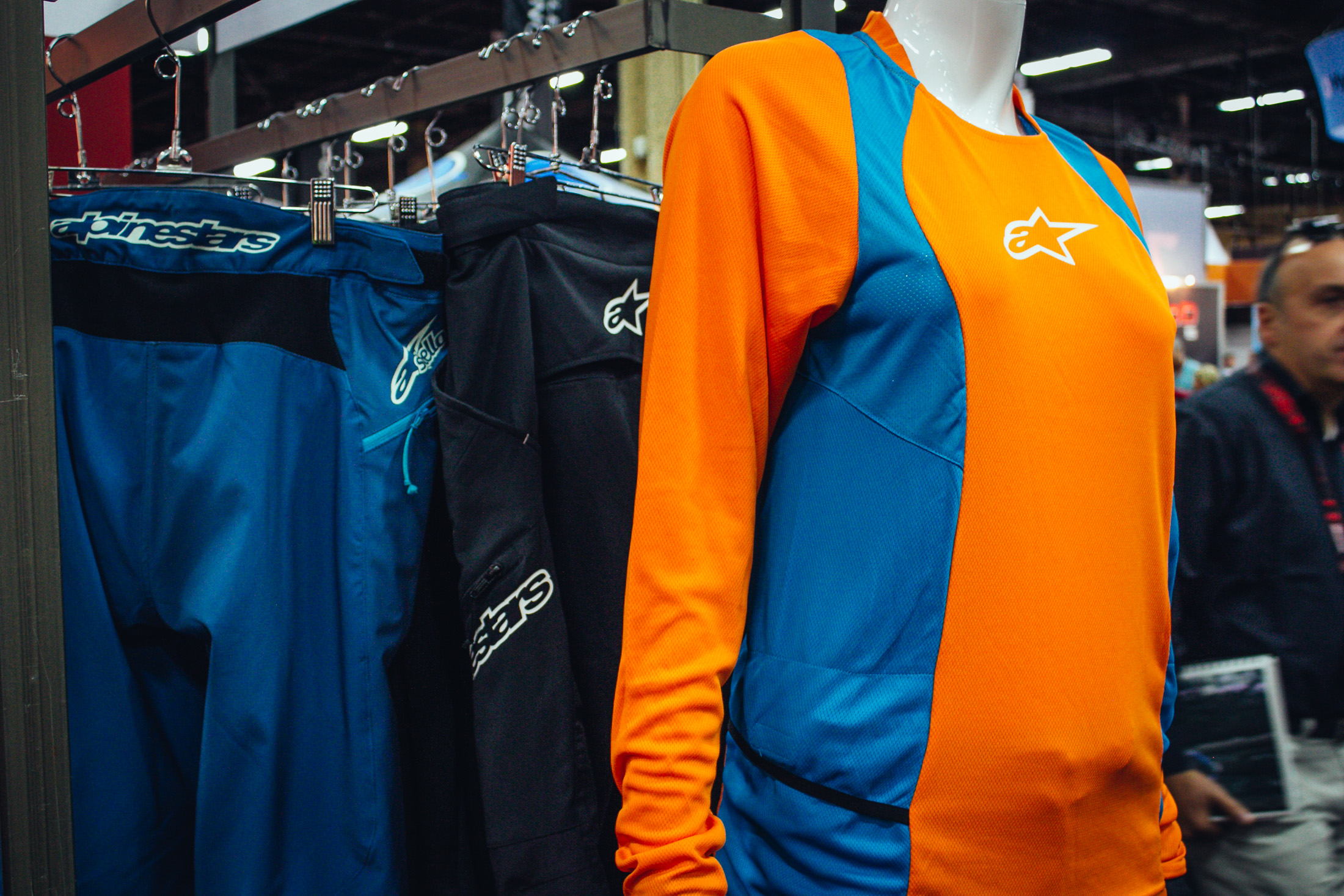 2017 Alpinestars Women’s Apparel - INTERBIKE - 2017 Women's Mountain ...