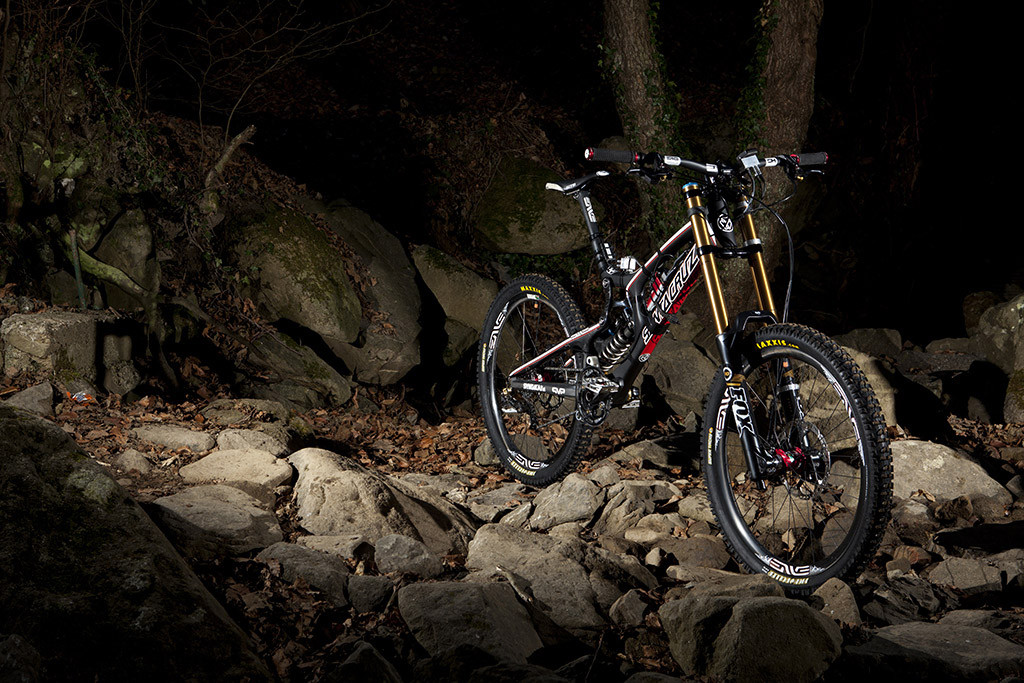 2012 Santa Cruz Syndicate V10 Race Bike - Santa Cruz Syndicate Pre ...