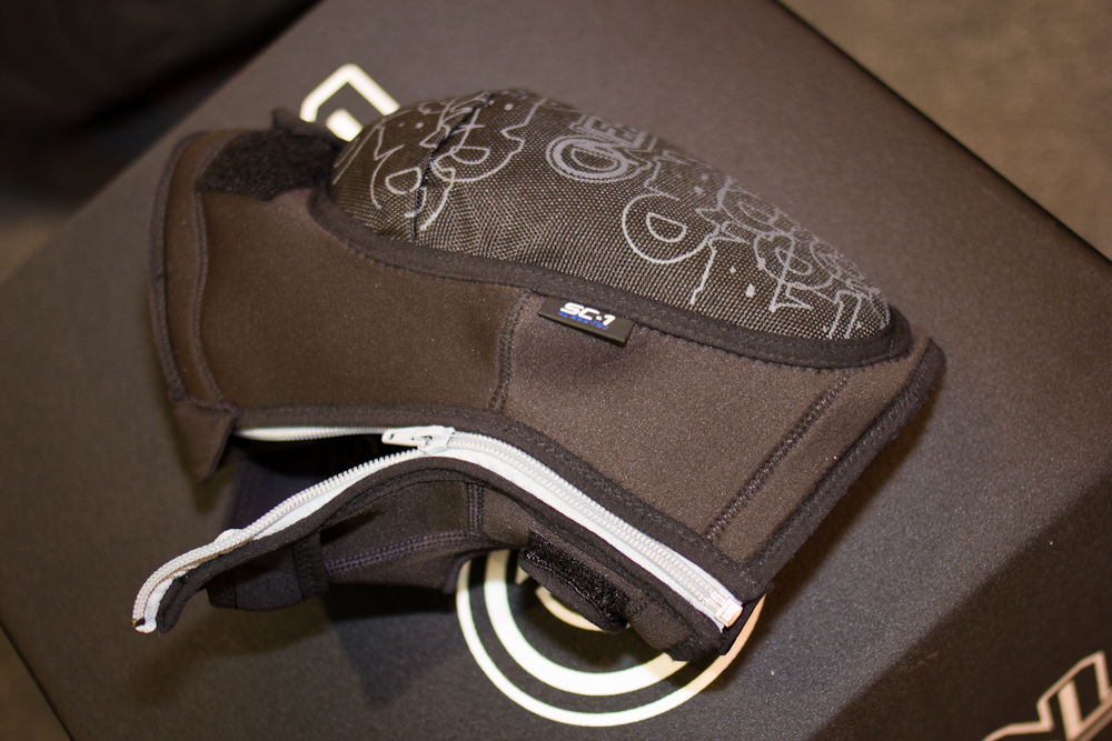 2013 O'Neal AMX Zipper Knee - 2013 Apparel and Protective Wear at ...