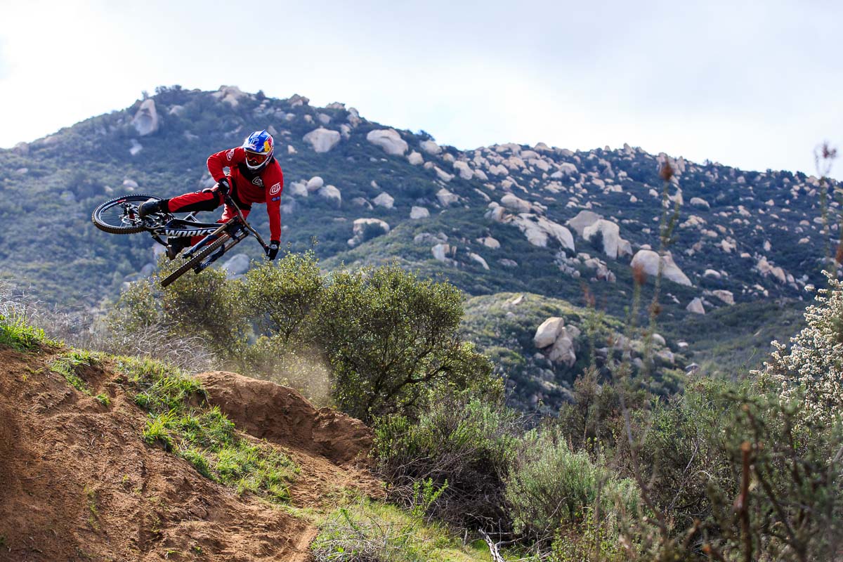 Aaron Gwin in the 2013 TLD SE Pro Kit - 35 Photos of the Pros Shredding ...