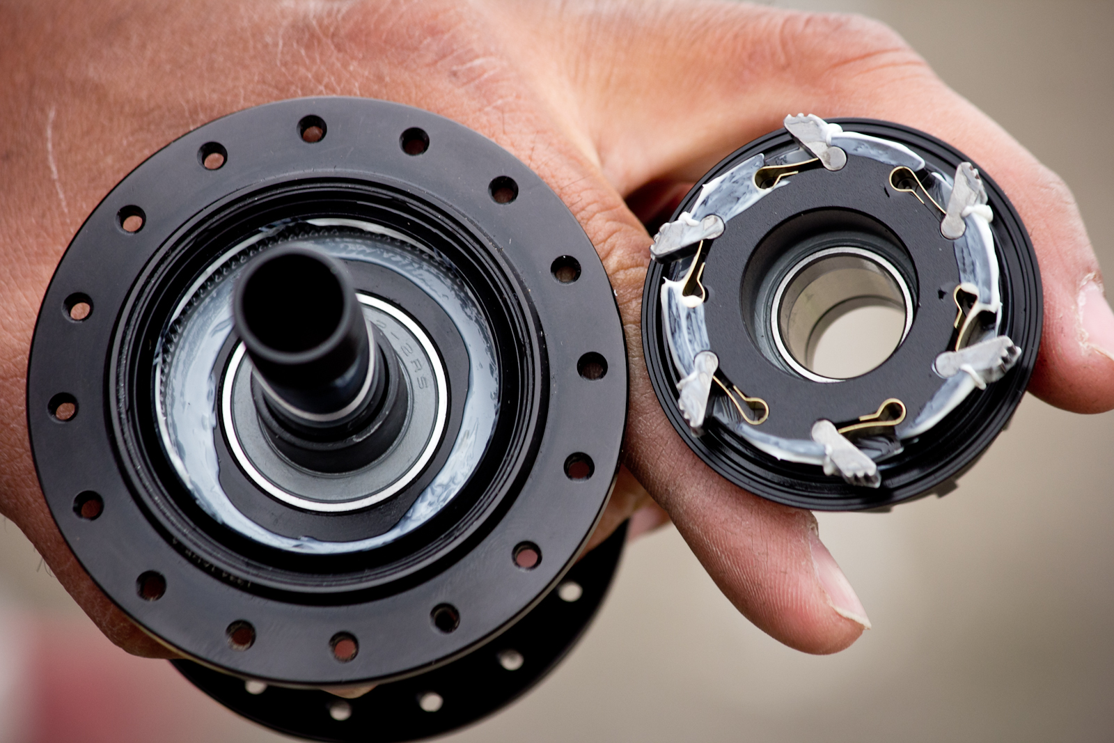 102-Point Atomlab Hubs - Sea Otter Classic - 2014 Sea Otter Classic Pit ...