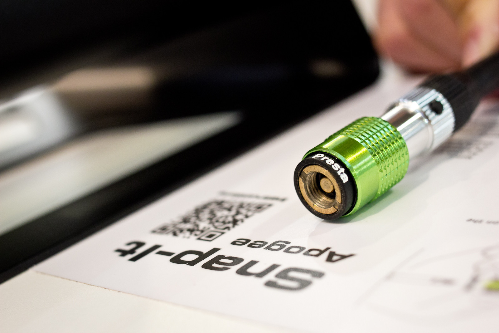 Birzman Snap-It Apogee Pump Head - 2015 Mountain Bike Components at ...