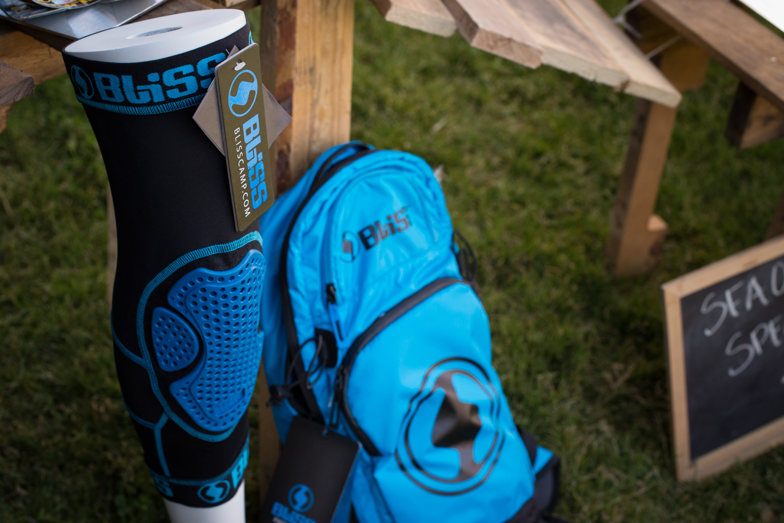 Bliss ARG Minimalist Knee Pad - 2015 Sea Otter Classic Pit Bits ...