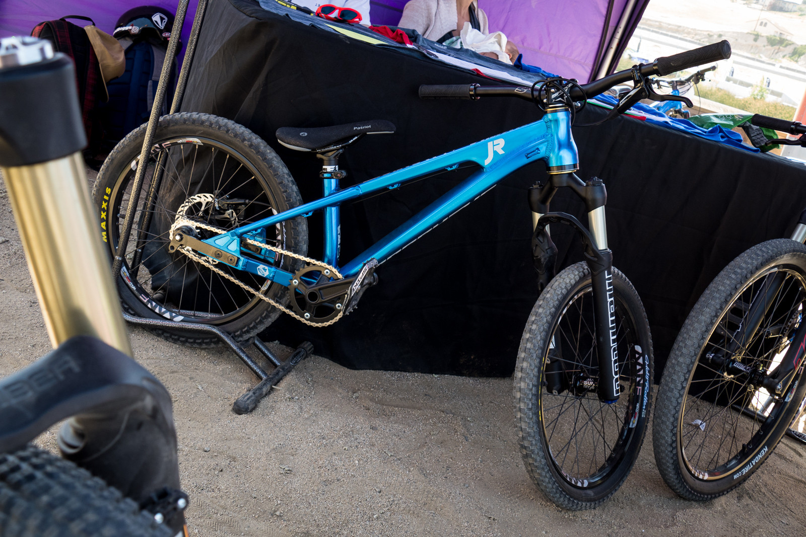 Morpheus Vimana Junior Dirt Jump Bike - 2015 Sea Otter Classic Pit Bits ...