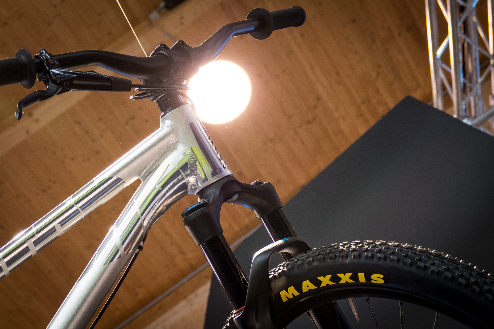 2016 Canyon Stitched 720 Slopestyle Bike - 2016 Downhill Bikes at ...