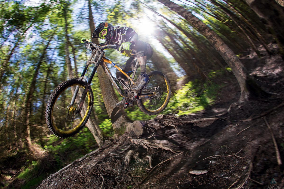 Joe Smith Unleashes The All-New 2016 Nukeproof Pulse - bturman ...