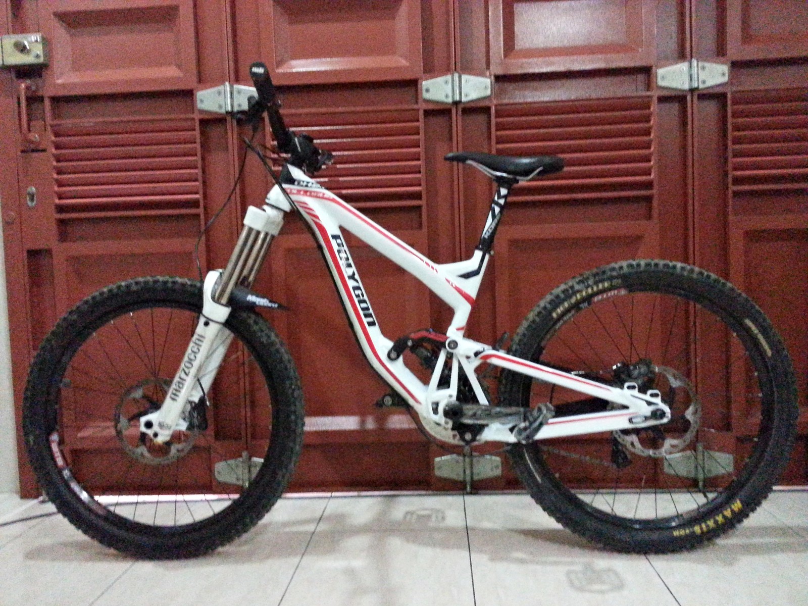 2012 Polygon Collosus DH 2.0 Single Crown Rules! - av_mayne's Bike ...