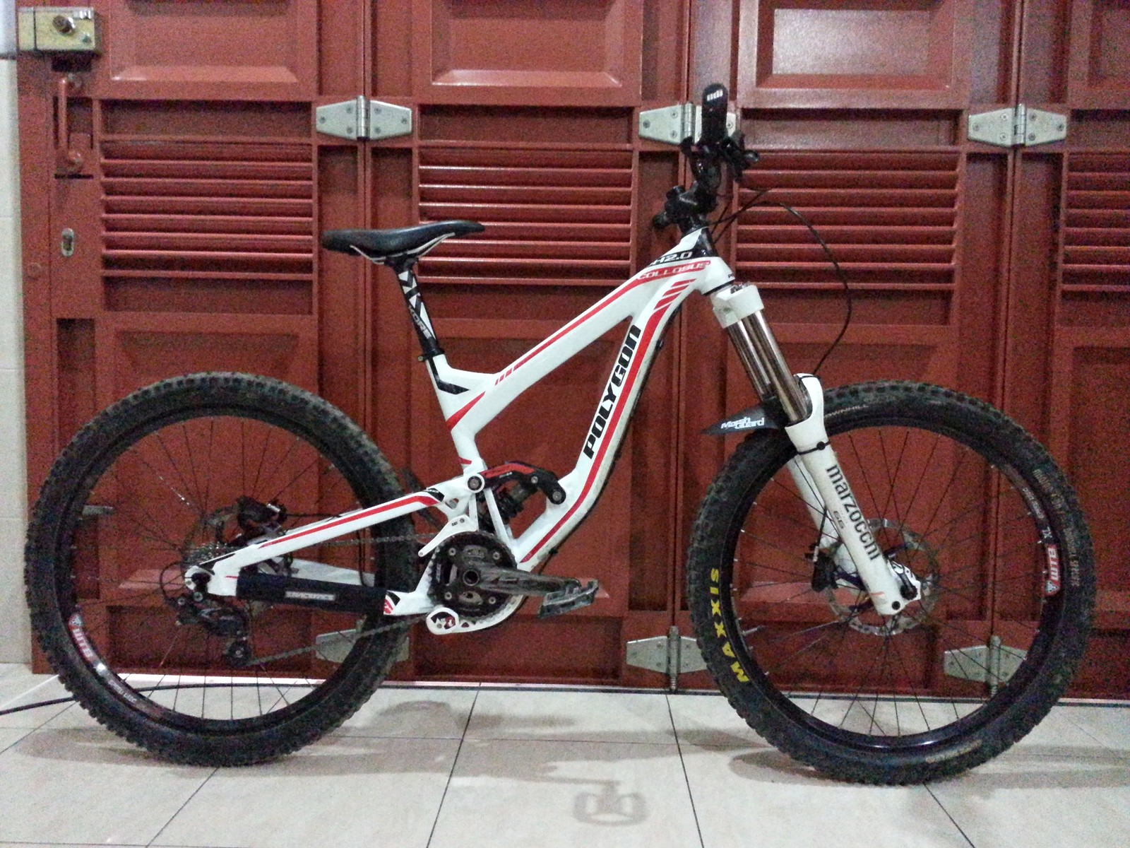 2012 Polygon Collosus DH 2.0 Single Crown Rules! - av_mayne's Bike ...