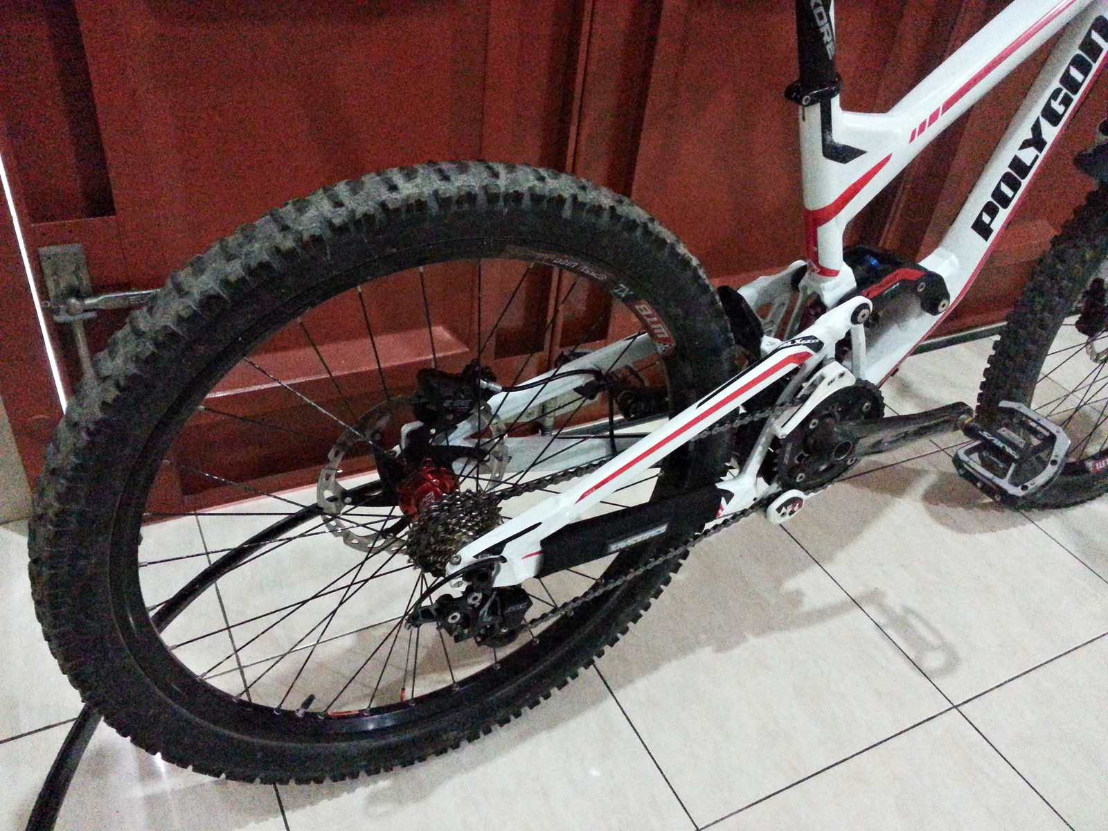 2012 Polygon Collosus DH 2.0 Single Crown Rules! - av_mayne's Bike ...