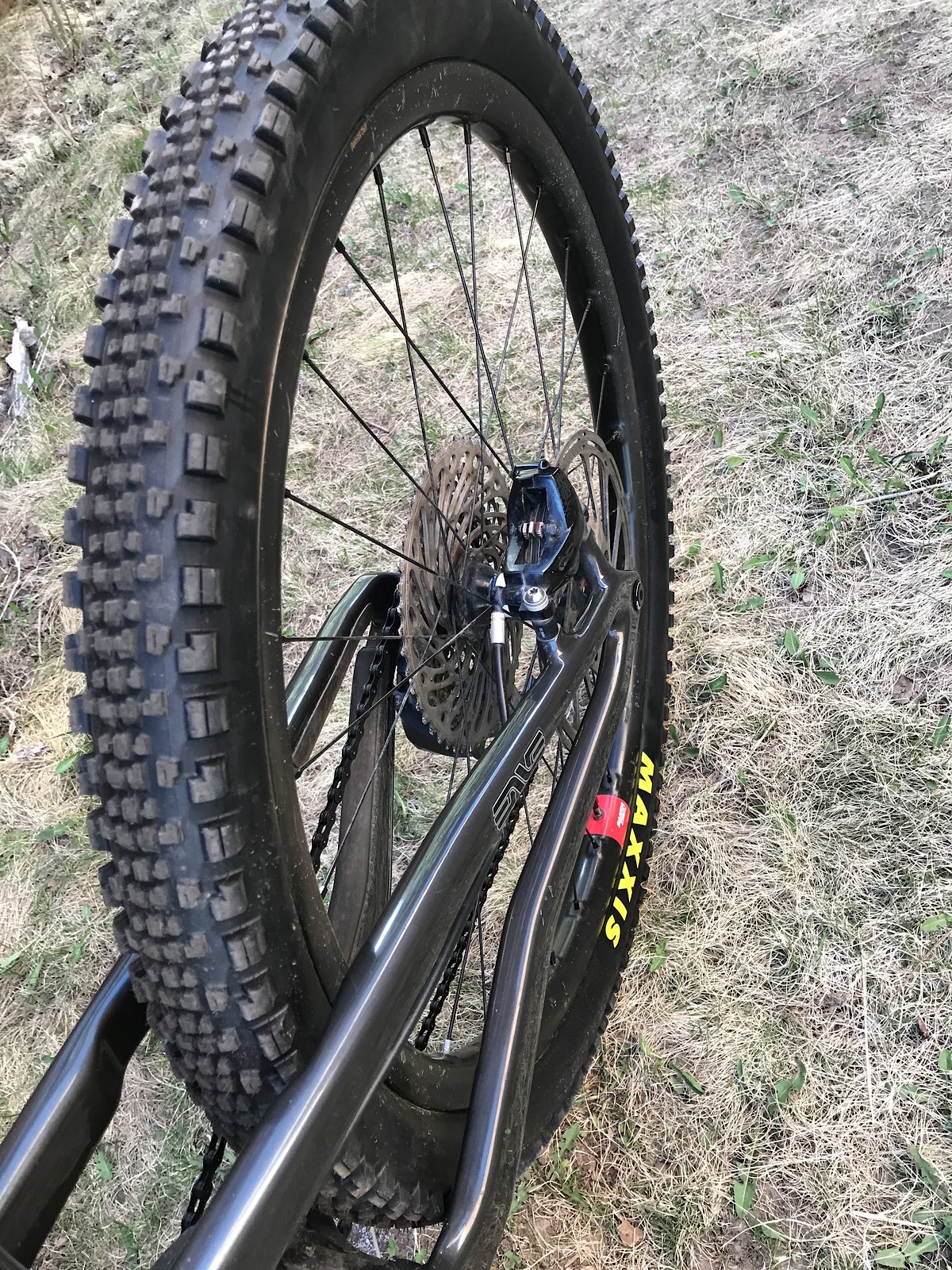 Santa Cruz CHROMad v4 - ThisGuy's Bike Check - Vital MTB