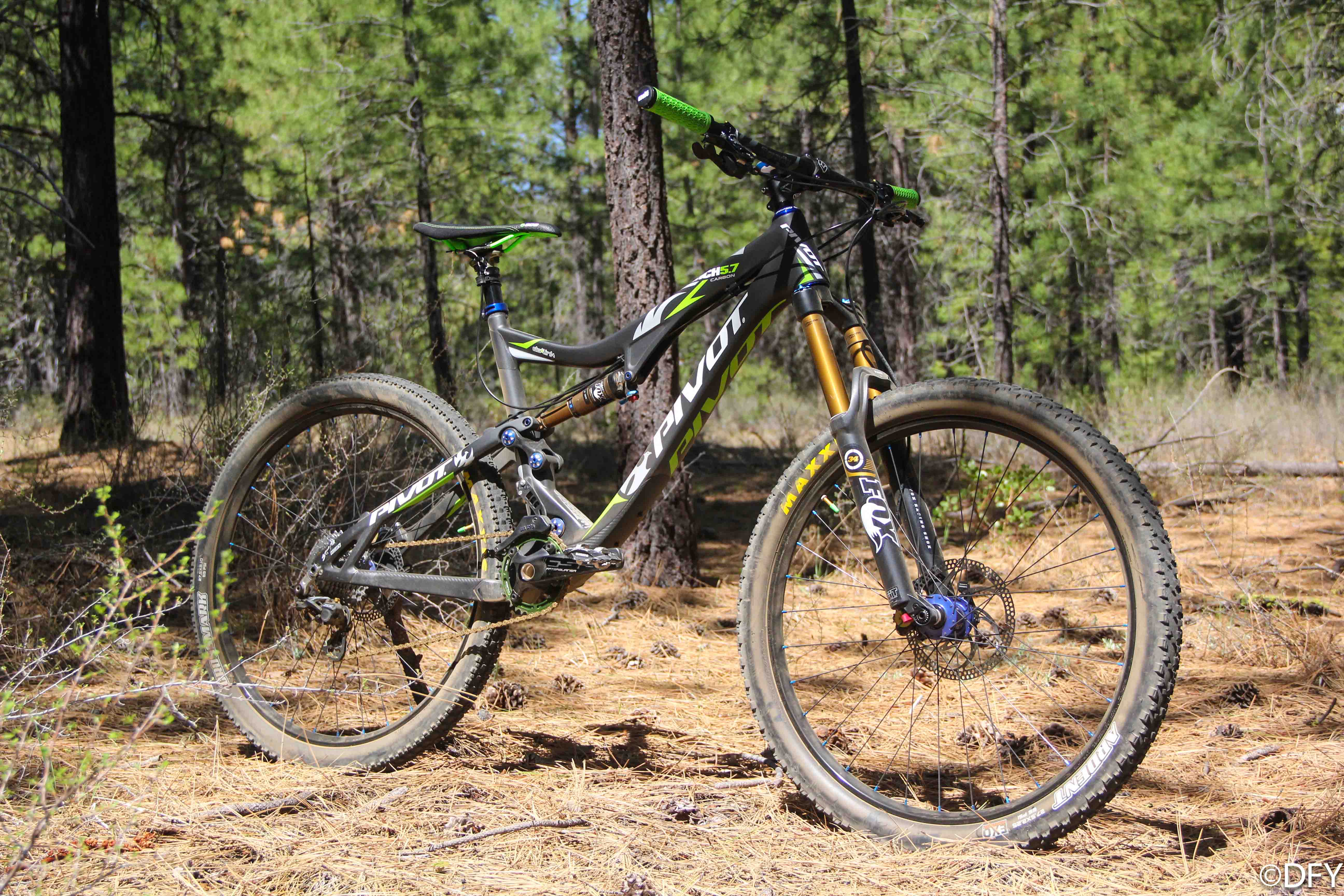 Pivot Mach 5.7 Carbon - Yuroshek's Bike Check - Vital MTB