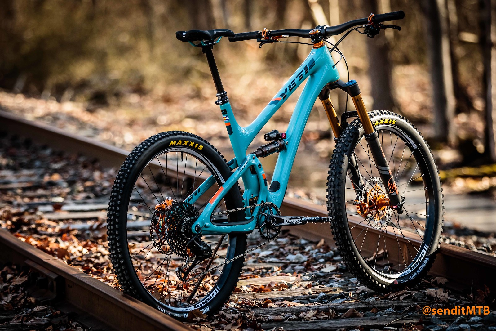 2018 Yeti SB5LR - Yuroshek's Bike Check - Vital MTB
