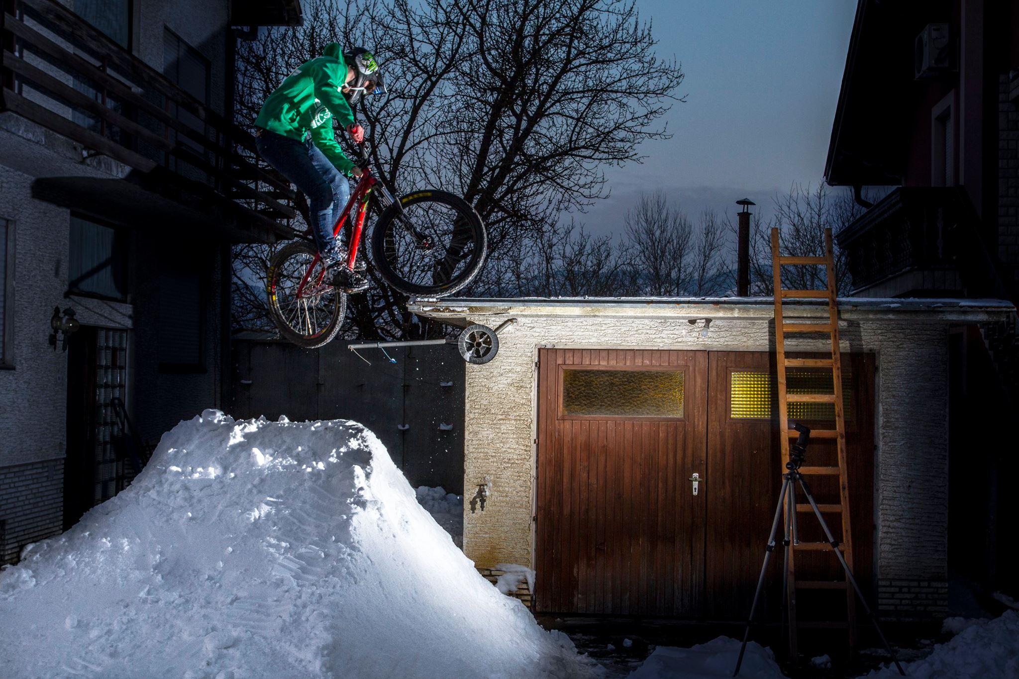Roof drop - josip - Mountain Biking Pictures - Vital MTB