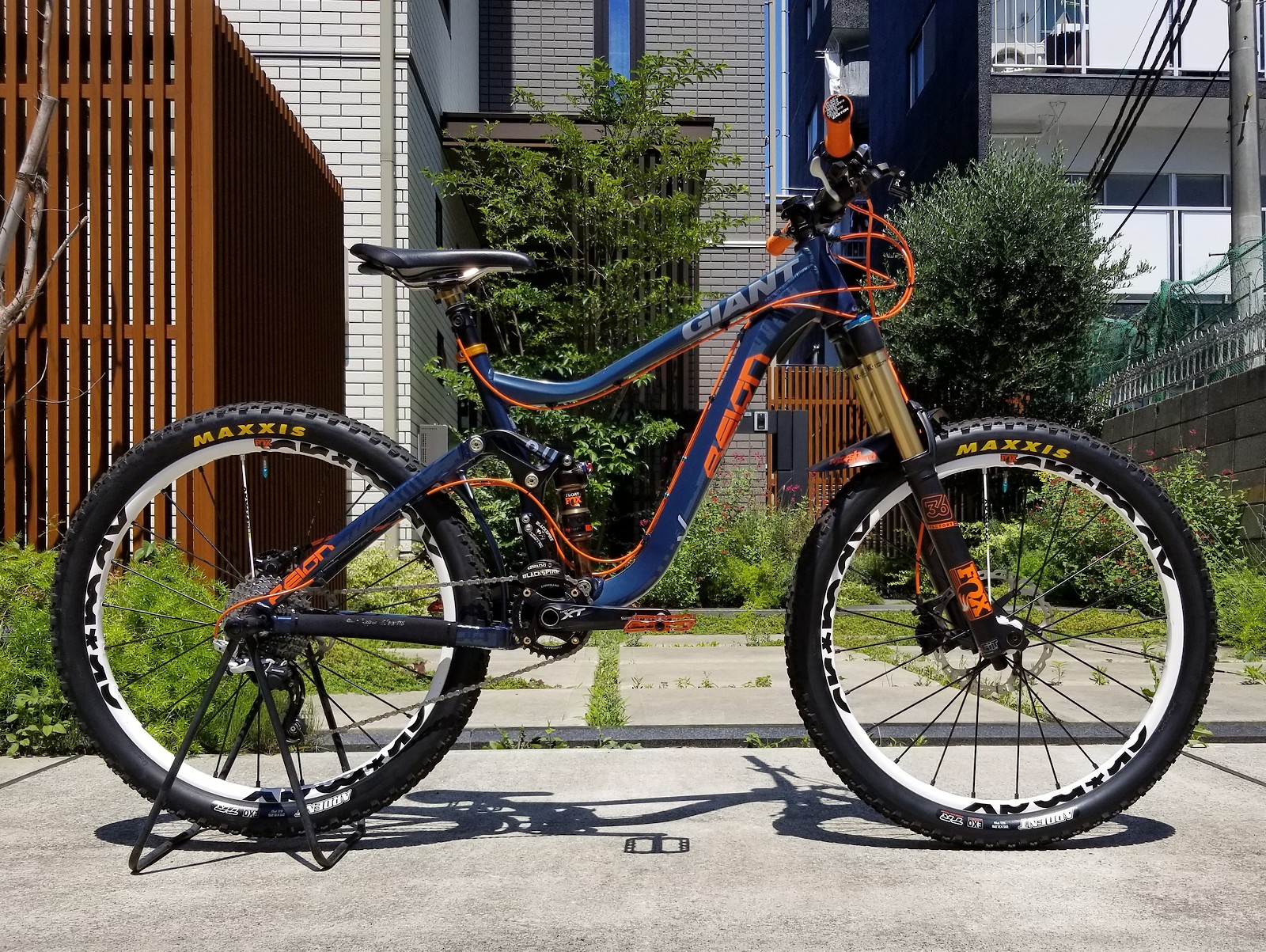 GIANT REIGN 0 CUSTOM - Kouji Tokuyama's Bike Check - Vital MTB