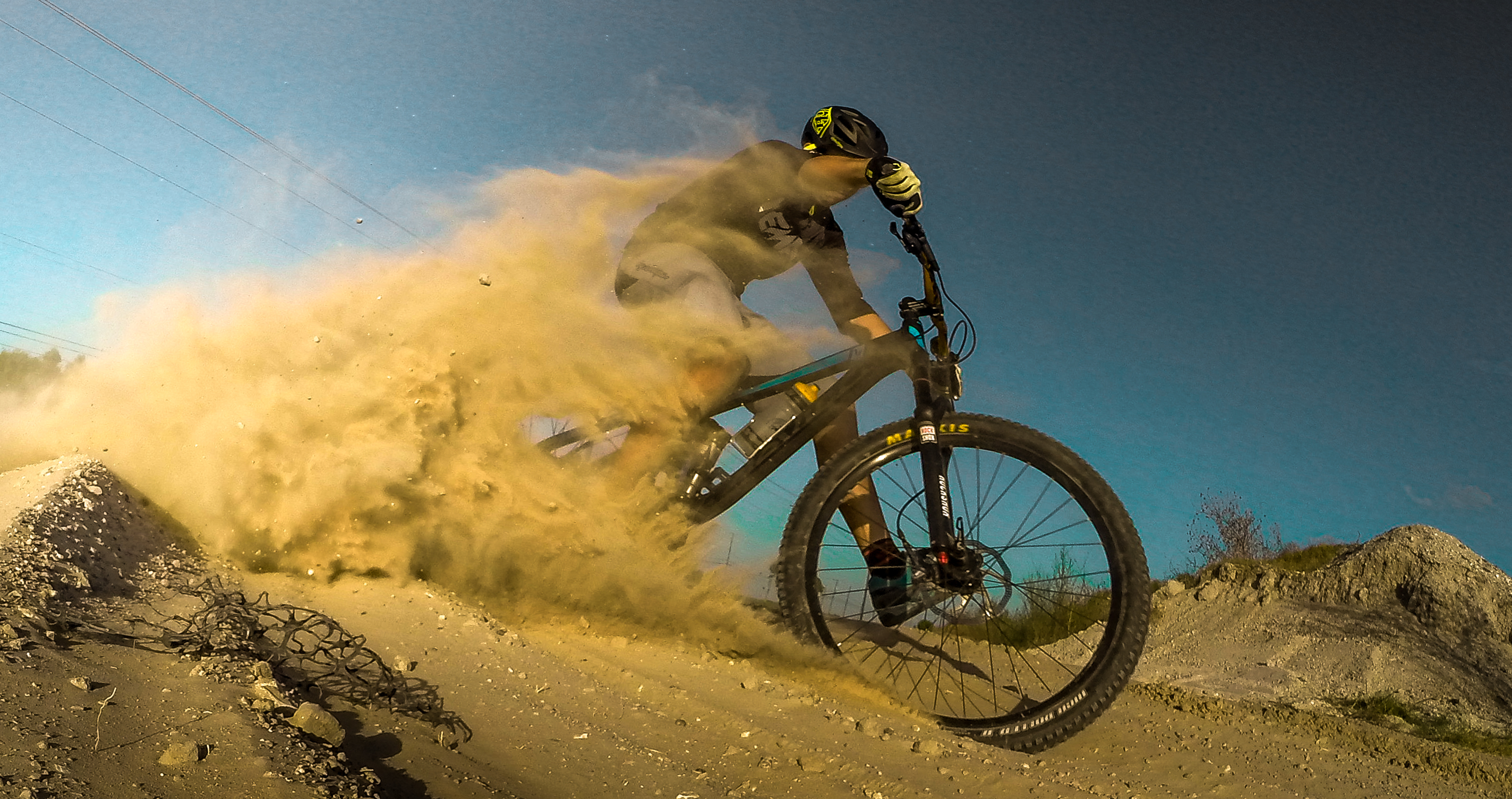 Dry and dusty makes for good fun. - carbonmsc - Mountain Biking ...