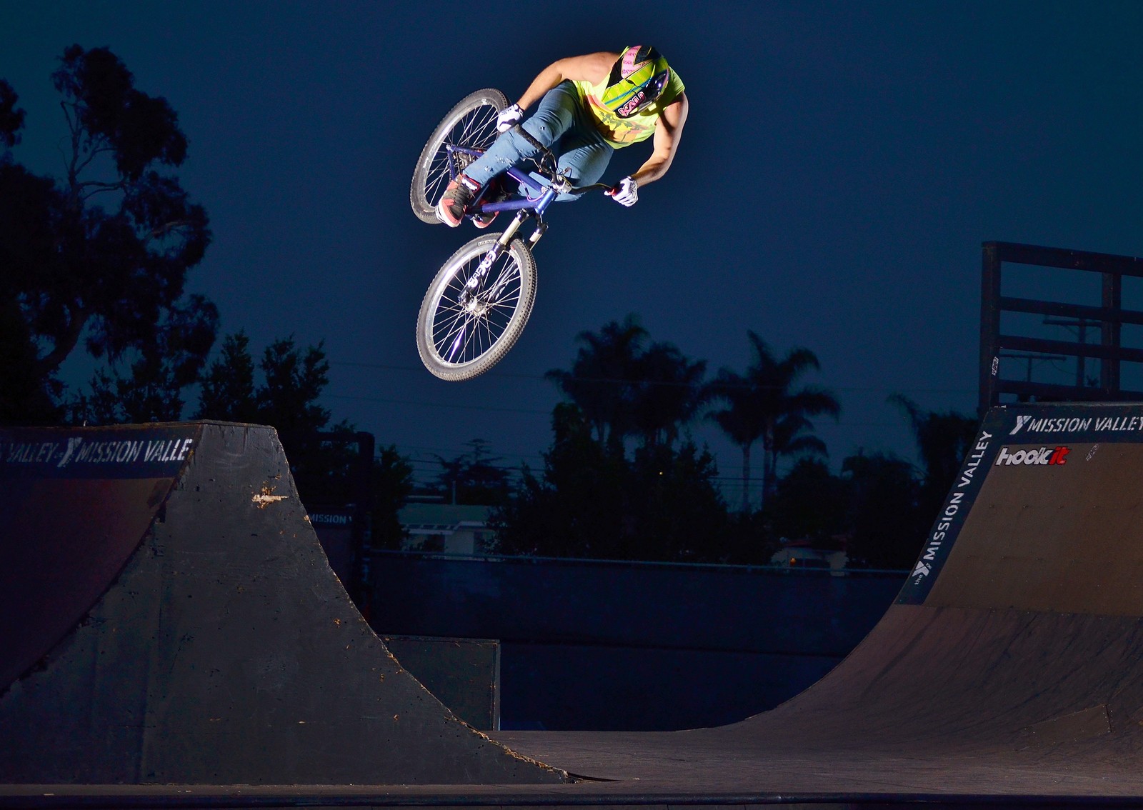 270 seat grab - whiteboy116j - Mountain Biking Pictures - Vital MTB