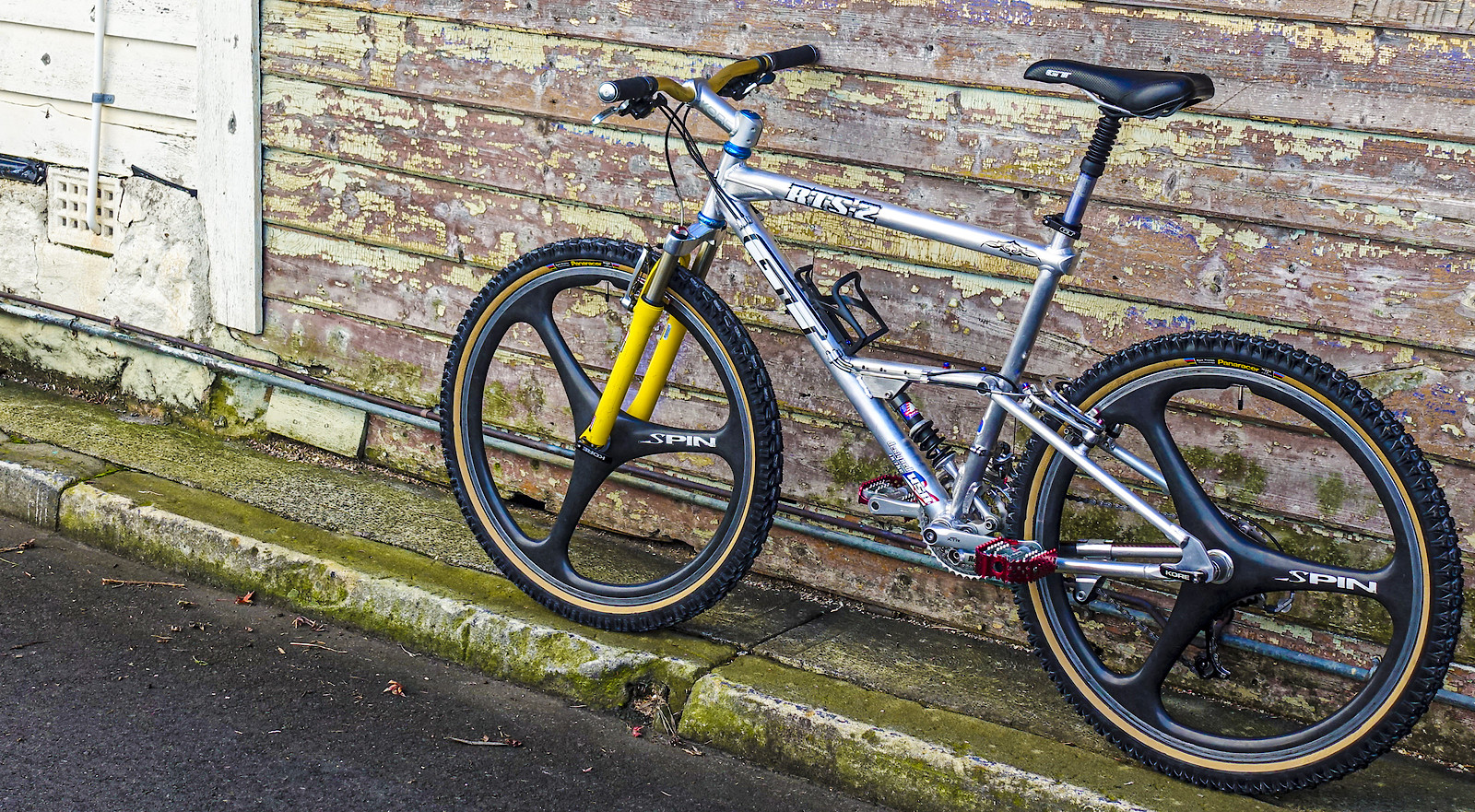 GT RTS 2 - 1995 - JDM's Bike Check - Vital MTB