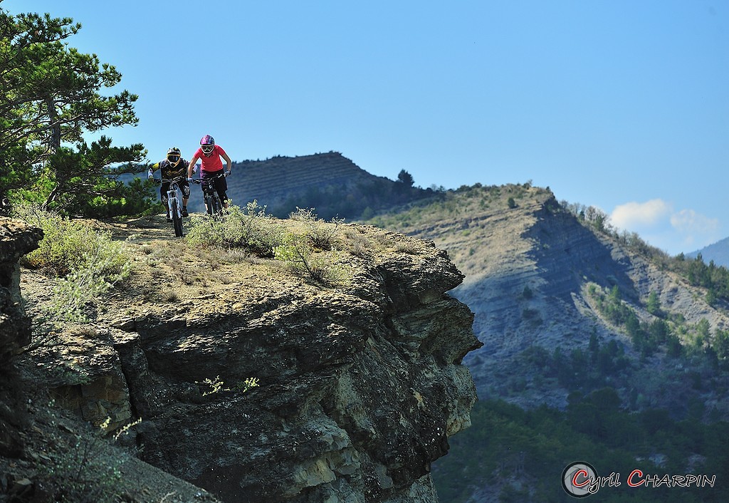 Cliff riding - Cyril Charpin - Mountain Biking Pictures - Vital MTB