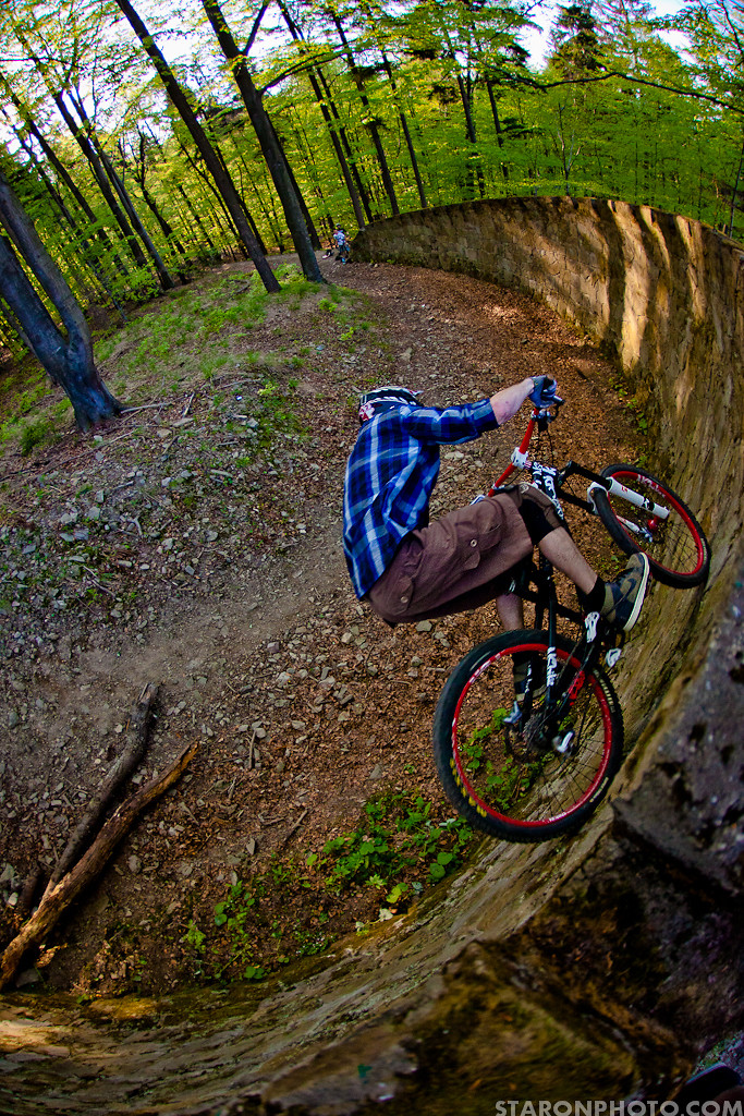 Crazy wallride! - Hacz - Mountain Biking Pictures - Vital MTB