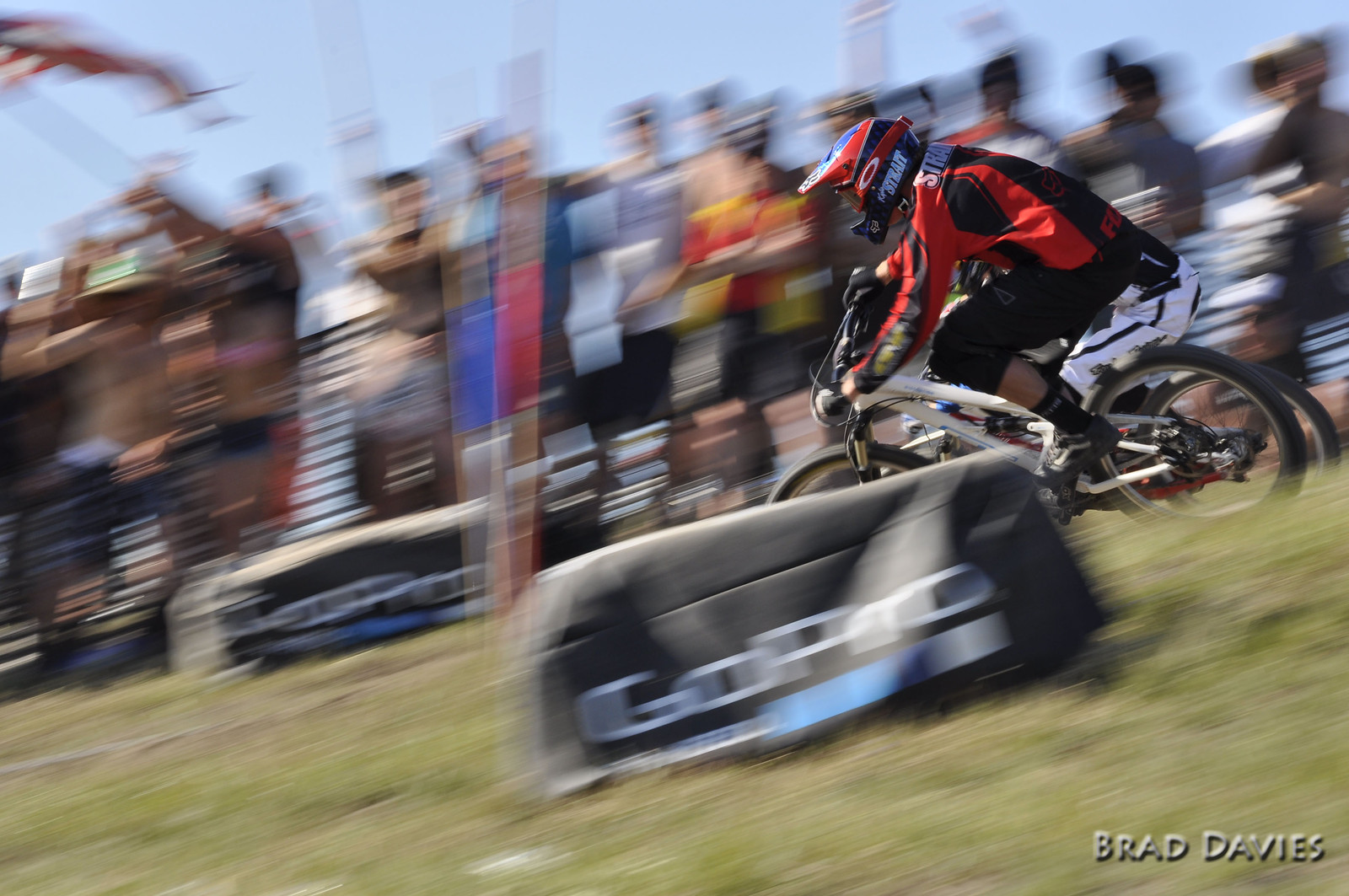 Kyle Straight smashing - HourGlassPhotos - Mountain Biking Pictures ...