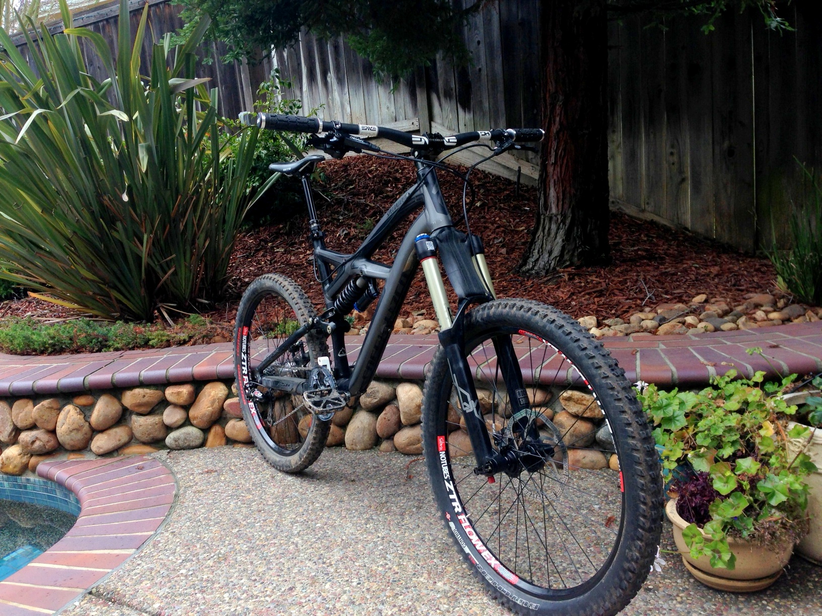 Specialized Enduro - jonathon Simonetti's Bike Check - Vital MTB