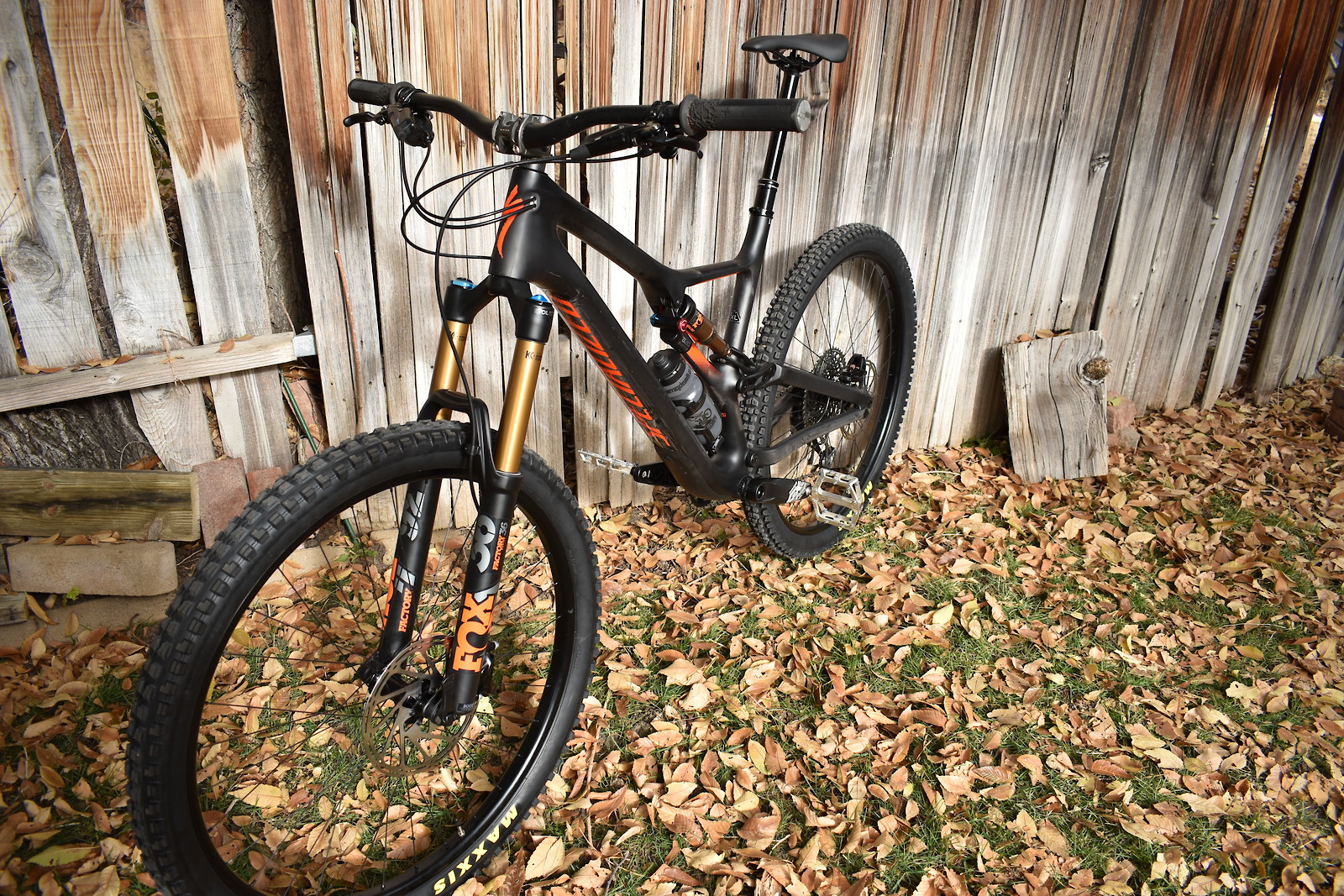 2019 Stumpjumper 29 - jonathon Simonetti's Bike Check - Vital MTB