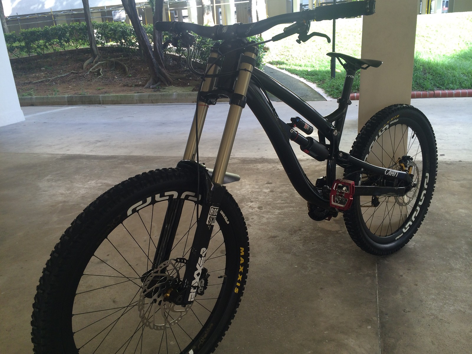 Agang Ninja DH Team 2014 Custom - botakizuma's Bike Check - Vital MTB