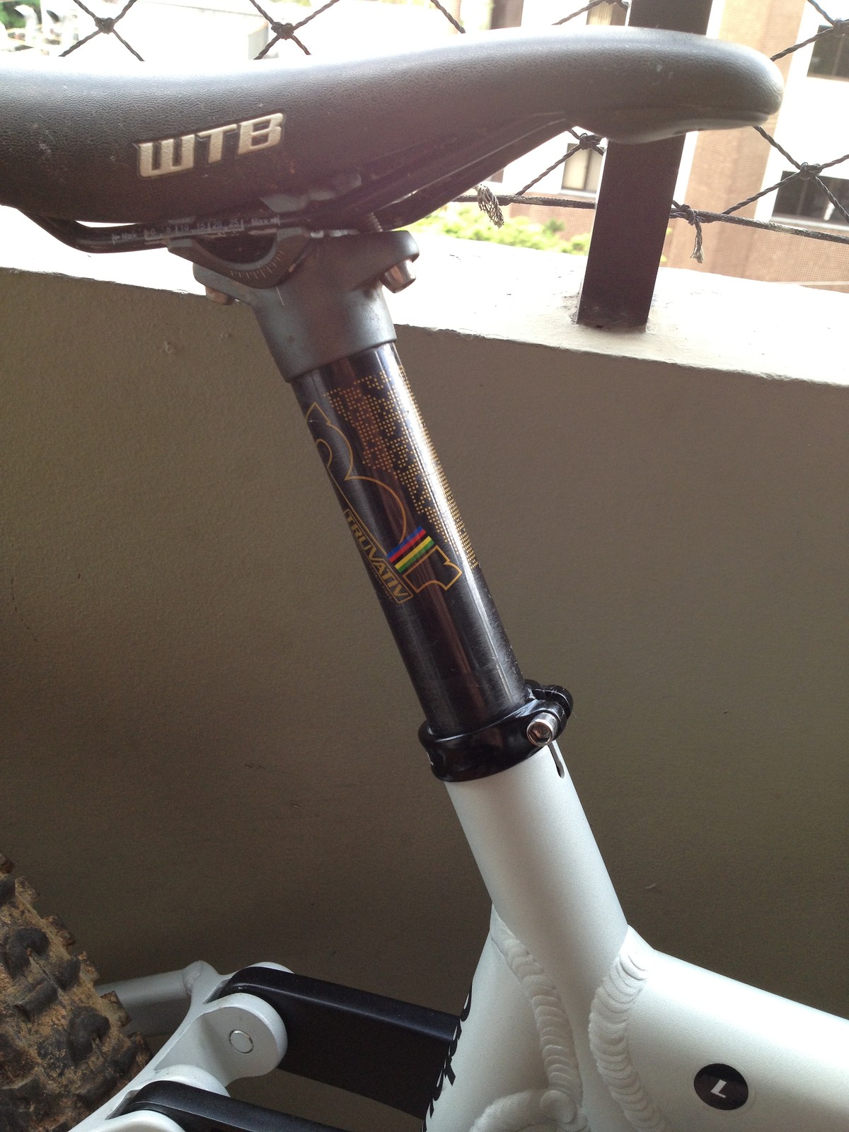 Custom 2012 Kona Entourage Deluxe - Balog's Bike Check - Vital MTB