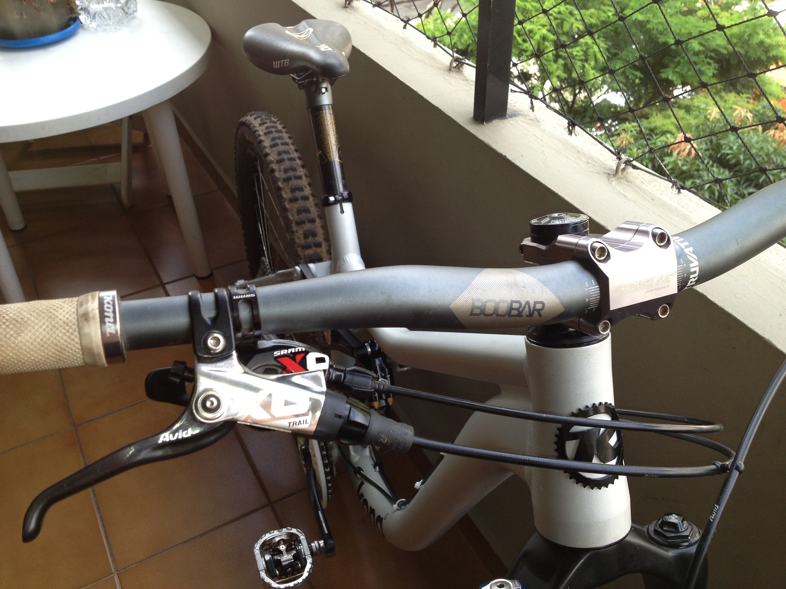 Custom 2012 Kona Entourage Deluxe - Balog's Bike Check - Vital MTB