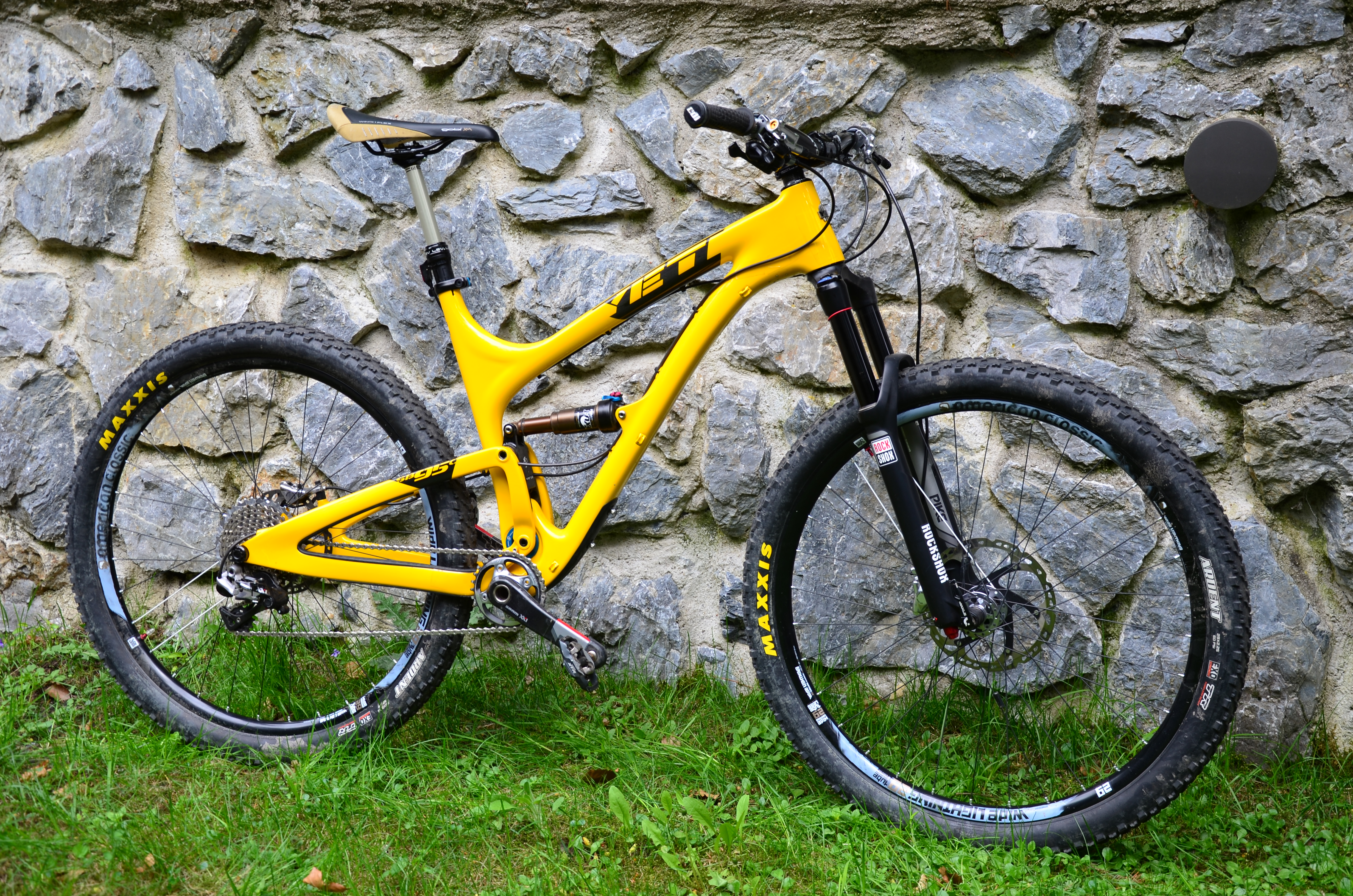 Yeti SB95c - dhjunkie's Bike Check - Vital MTB