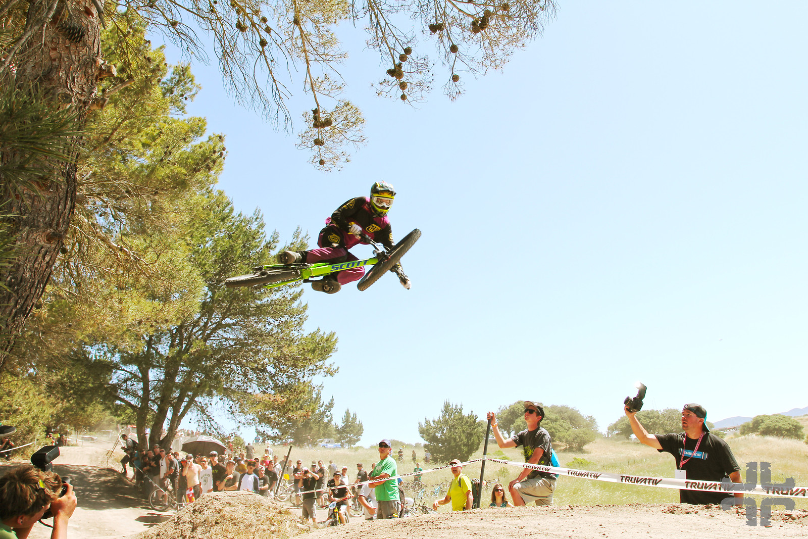 Brendog huge whip - Jarrellj751 - Mountain Biking Pictures - Vital MTB