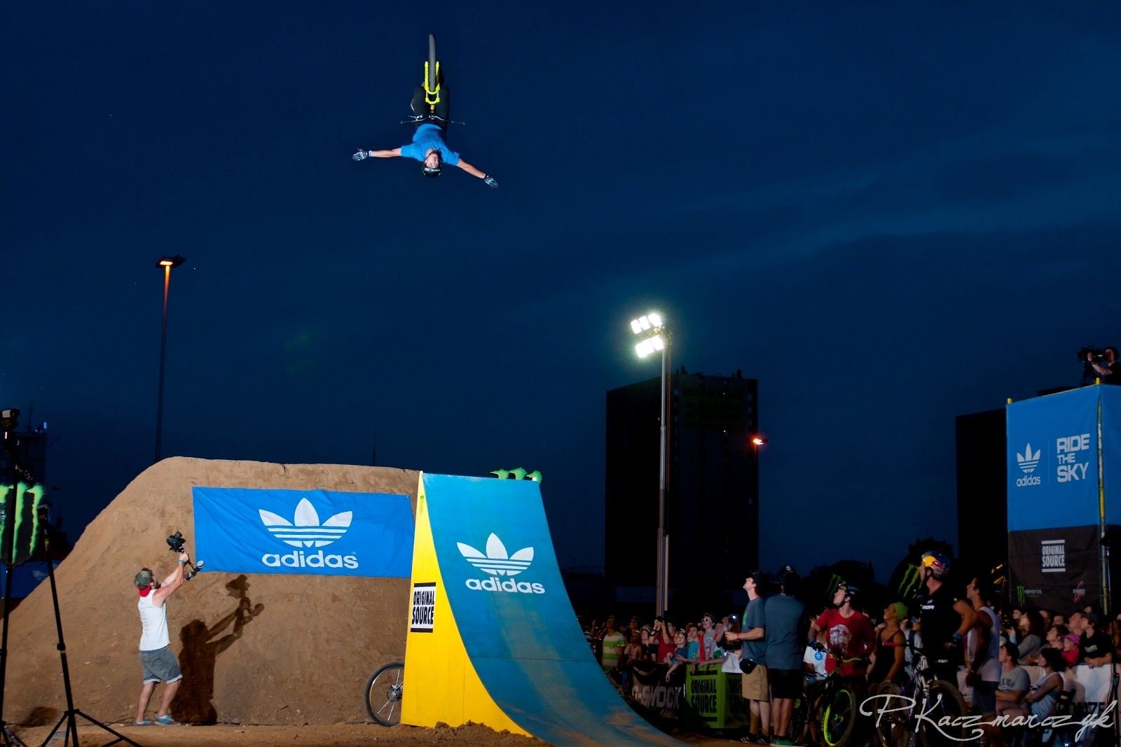 HUGE Backflip nohander - piotrkaczmarczyk - Mountain Biking Pictures ...