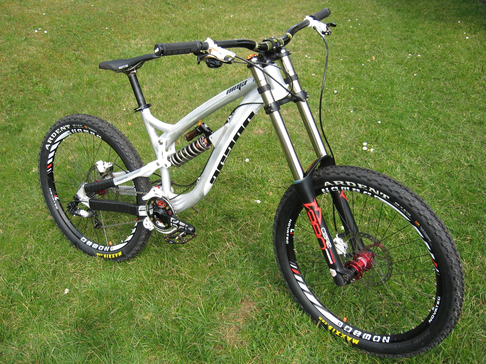 AGang Ninja DH - tresnakrider's Bike Check - Vital MTB