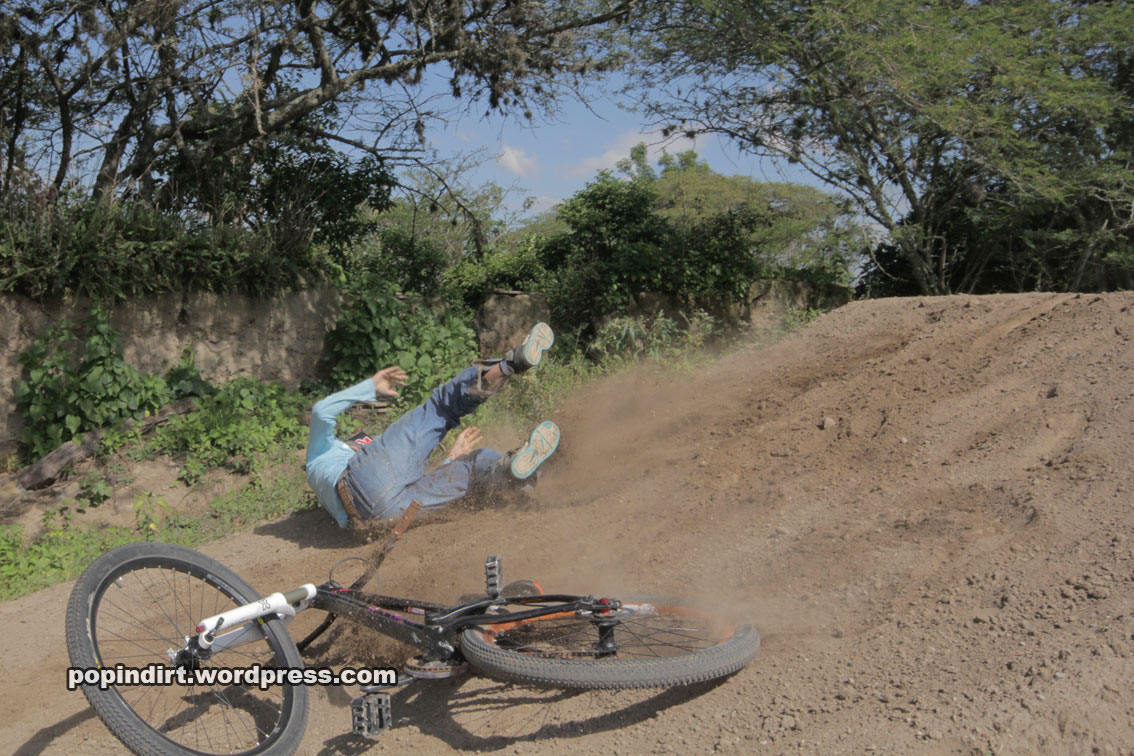 eating dirt - JuanDavidPozo - Mountain Biking Pictures - Vital MTB