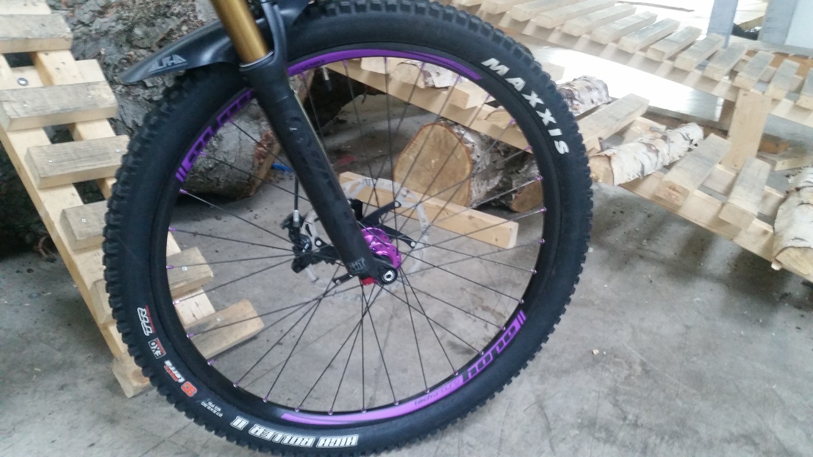 Commencal Meta V4 - Scamid's Bike Check - Vital MTB