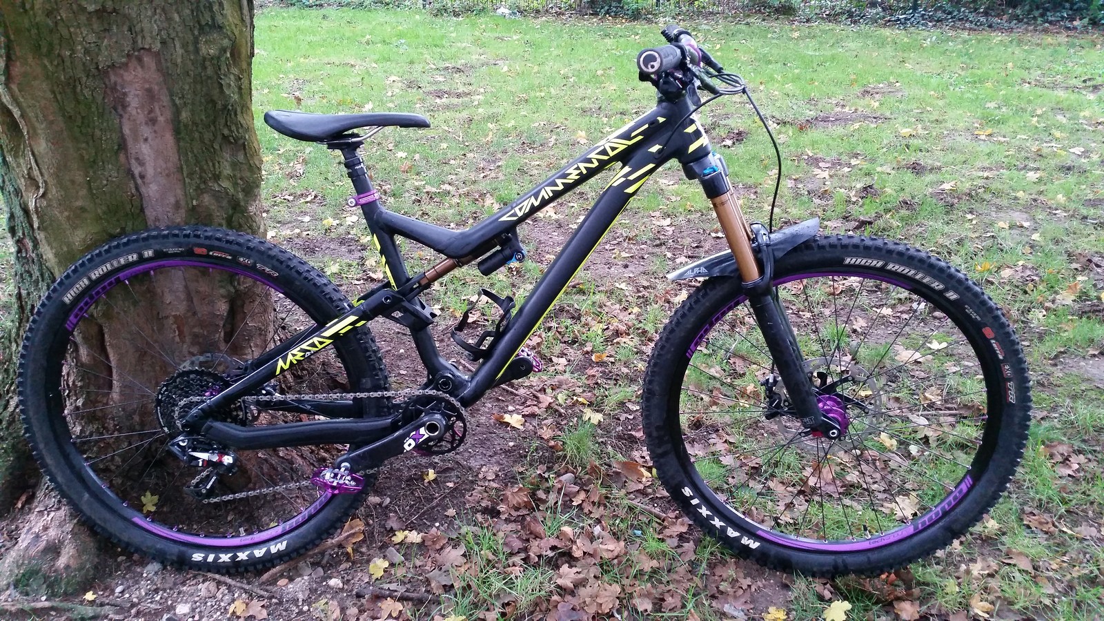 Commencal Meta V4 - Scamid's Bike Check - Vital MTB