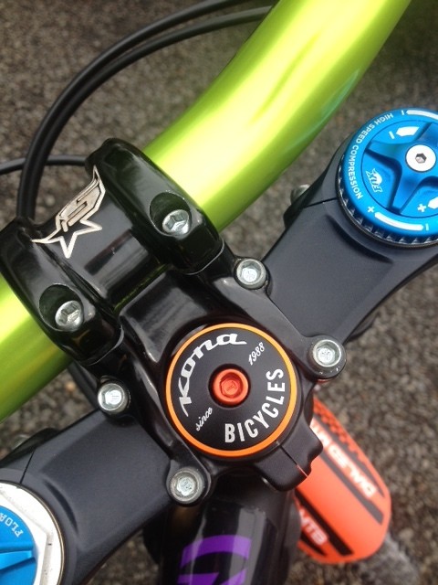 Schmitty's Skittles Kona Operator - Schmitty@universalcycles.com's Bike ...