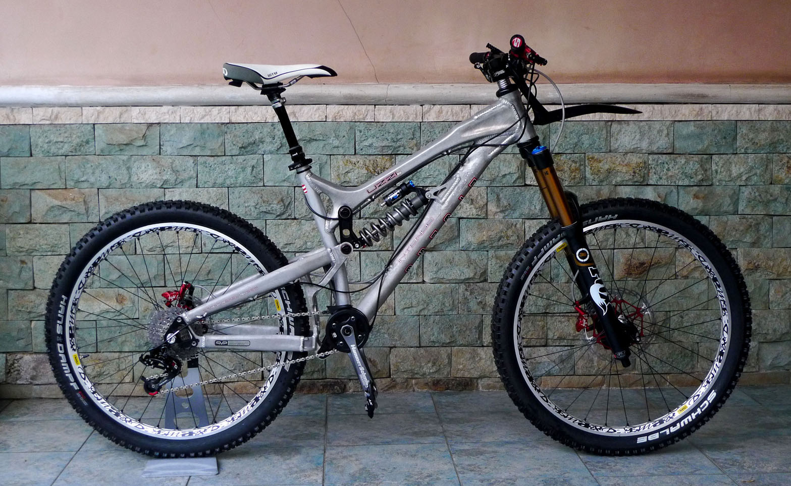 Intense UZZI 2011 Freeride - EGOLL's Bike Check - Vital MTB