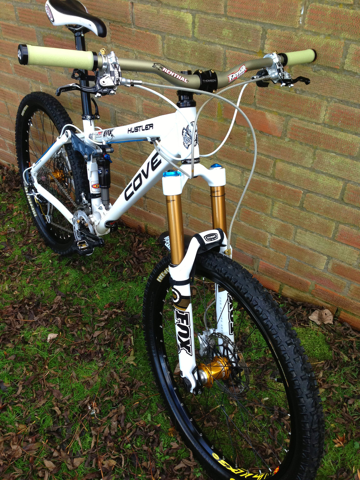 Custom Cove Hustler - Trashley's Bike Check - Vital MTB