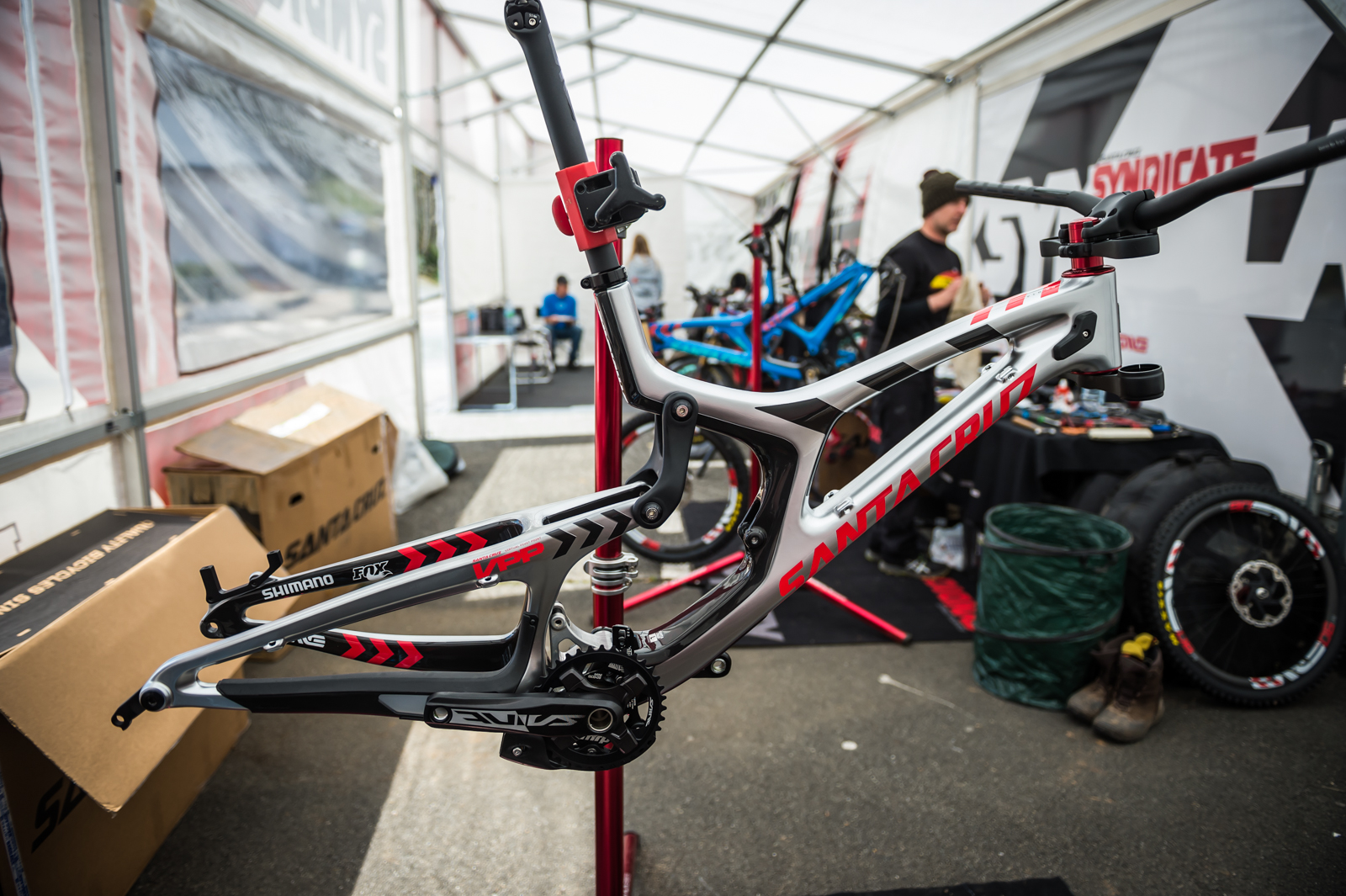 Syndicate Steeds - PIT BITS - 2016 Lourdes World Cup Downhill ...