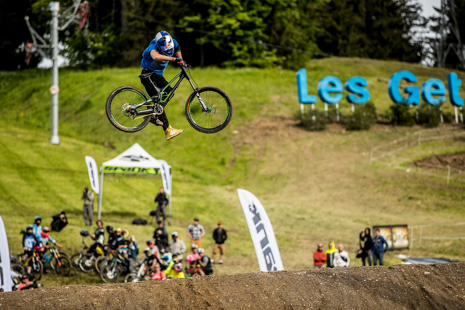Martin Soderstrom, Leg Dangler - Whip Off Madness from Crankworx Les ...