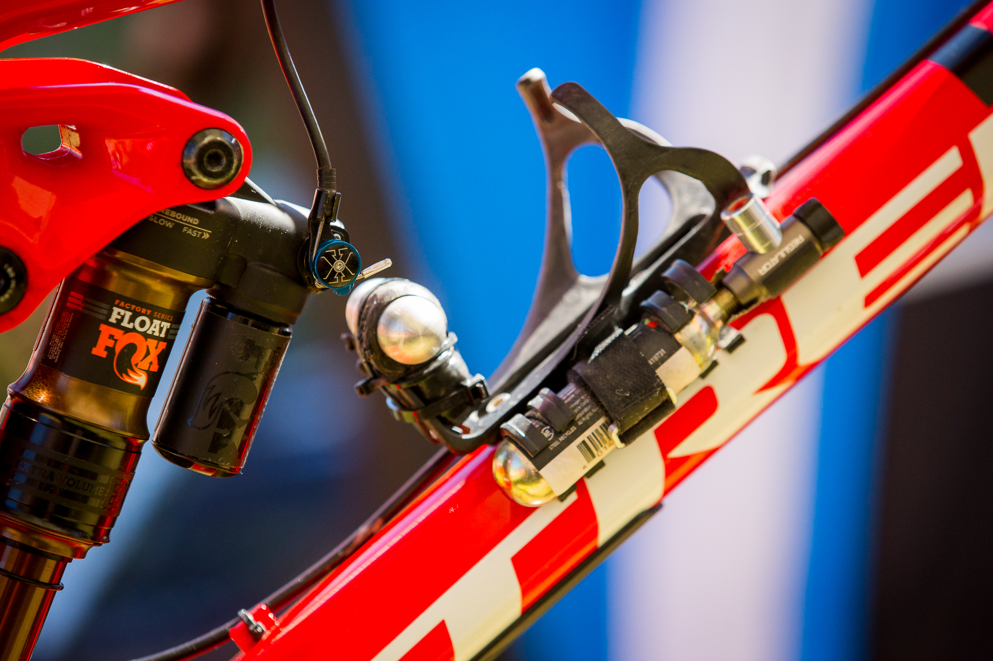 Rene Wildhaber's Fox Float Lockout and Flat Tire Plug and CO2 Set-up ...