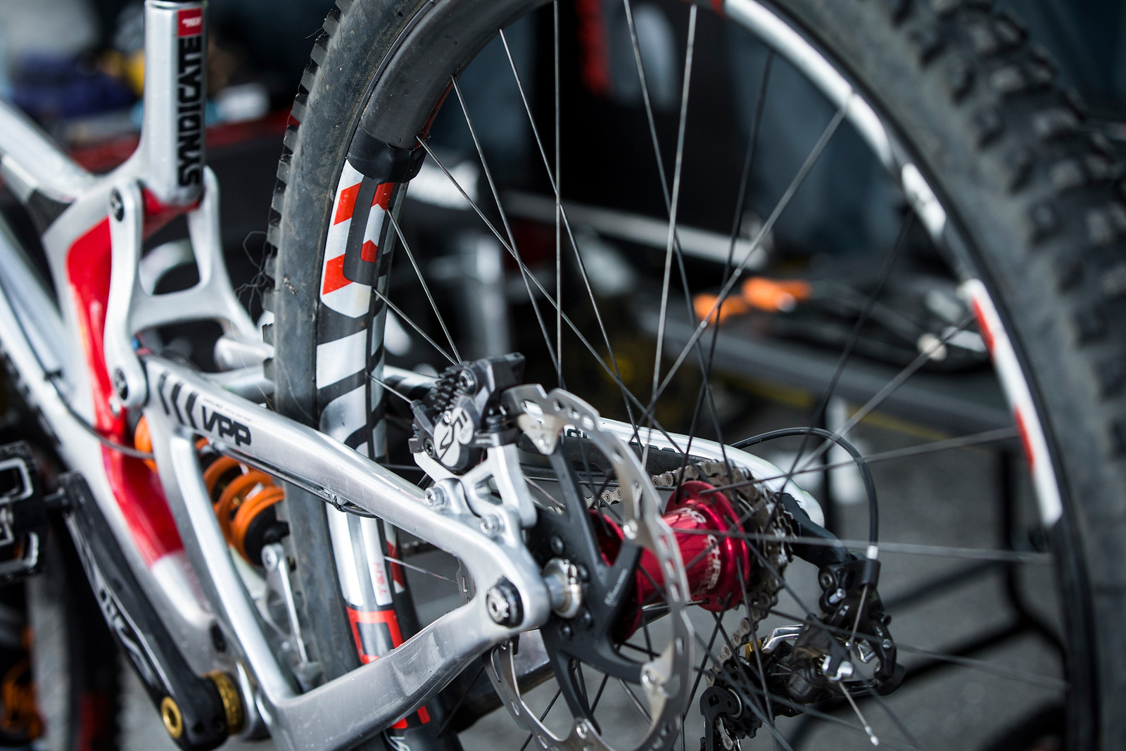 Syndicate Bikes - PIT BITS - Lenzerheide World Cup DH - Mountain Biking ...