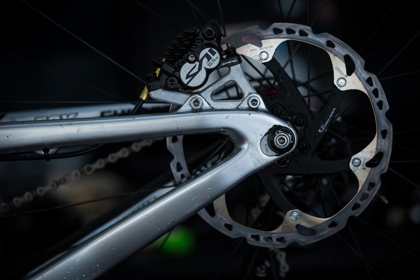 Long Chainstays for Greg - PIT BITS - Lenzerheide World Cup DH ...