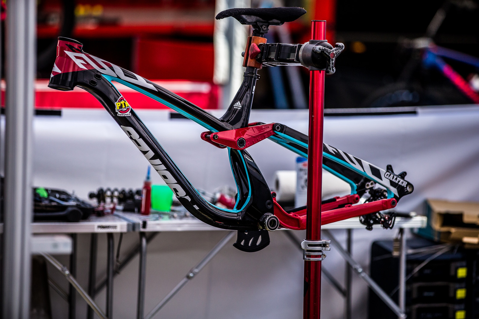 2018 NS Bikes Fuzz - PIT BITS - Val di Sole World Cup Downhill ...